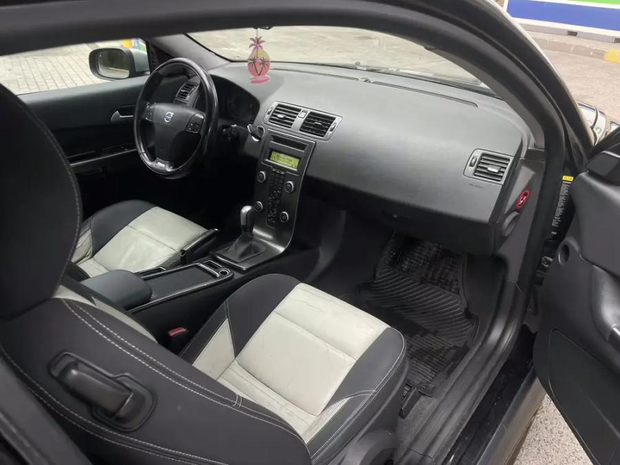 Melns Volvo C30 2009 Rīga, ar dzinēja tilpumu 1.60 L un nobraukumu 268 tūkst. km par 900 €, foto 9 vietnē AUTOMOTO.COM.LV