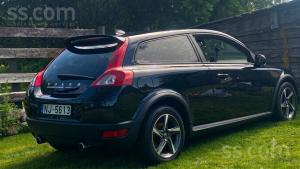 Melns Volvo C30 2009 Rīga, ar dzinēja tilpumu 2.40 L un nobraukumu 269 tūkst. km par 3650 €, foto  vietnē AUTOMOTO.COM.LV