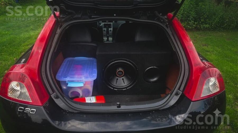Melns Volvo C30 2009 Rīga, ar dzinēja tilpumu 2.40 L un nobraukumu 269 tūkst. km par 3650 €, foto 7 vietnē AUTOMOTO.COM.LV
