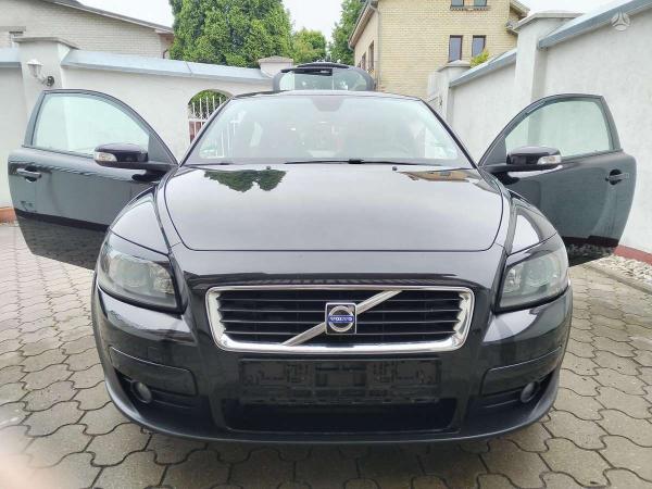 Melns Volvo C30 2009 Radviliškis, ar dzinēja tilpumu 2.00 L un nobraukumu 207 tūkst. km par 4700 €, foto 1 vietnē AUTOMOTO.COM.LV