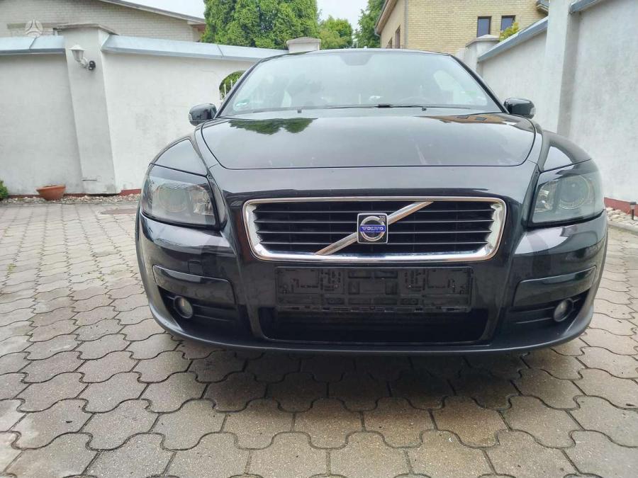 Melns Volvo C30 2009 Radviliškis, ar dzinēja tilpumu 2.00 L un nobraukumu 207 tūkst. km par 4700 €, foto 3 vietnē AUTOMOTO.COM.LV