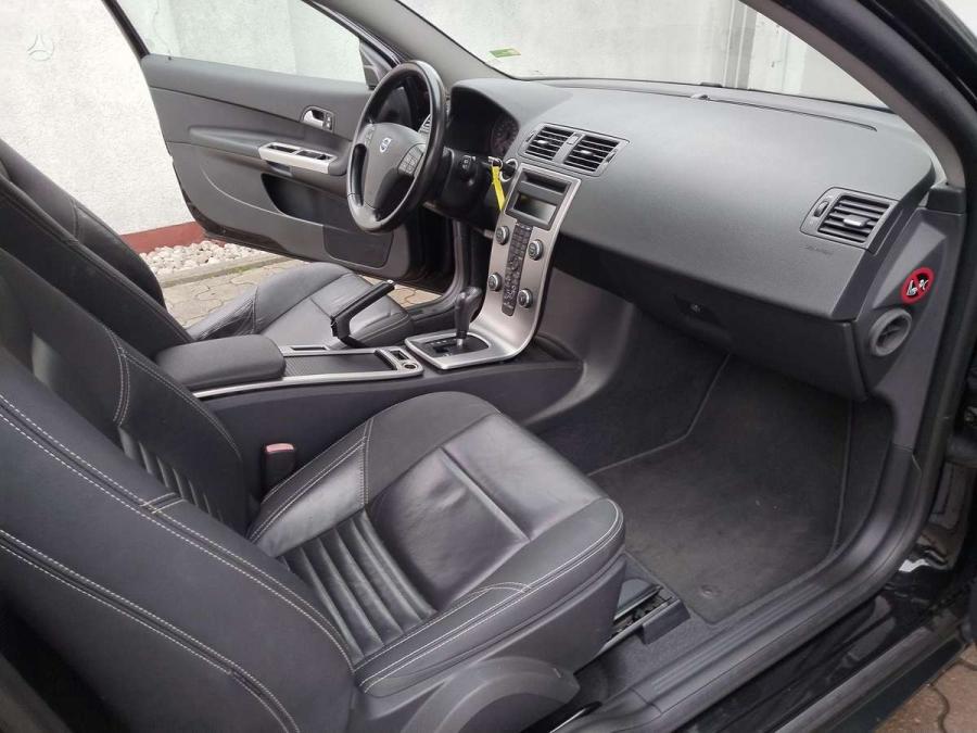 Melns Volvo C30 2009 Radviliškis, ar dzinēja tilpumu 2.00 L un nobraukumu 207 tūkst. km par 4700 €, foto 9 vietnē AUTOMOTO.COM.LV