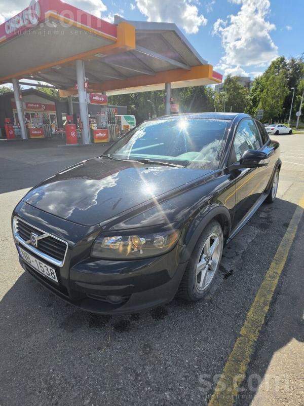 Melns Volvo C30 2009 Rīga, ar dzinēja tilpumu 1.60 L un nobraukumu 278 tūkst. km par 2350 €, foto 2 vietnē AUTOMOTO.COM.LV