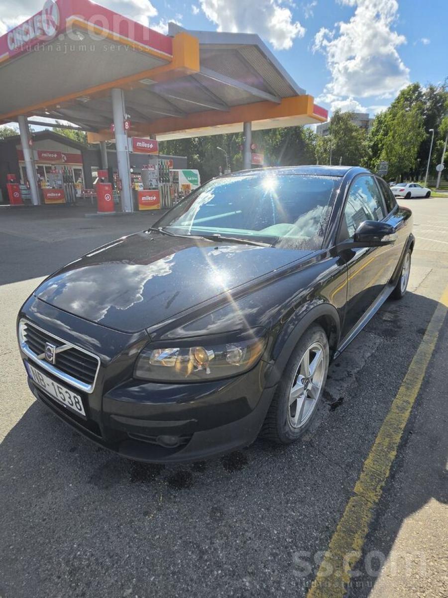 Melns Volvo C30 2009 Rīga, ar dzinēja tilpumu 1.60 L un nobraukumu 278 tūkst. km par 2350 €, foto 3 vietnē AUTOMOTO.COM.LV