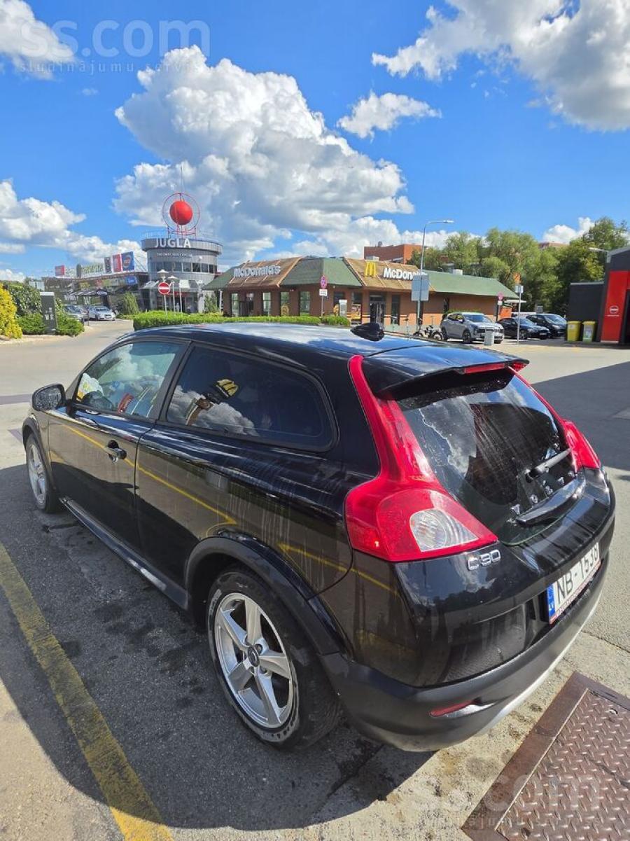 Melns Volvo C30 2009 Rīga, ar dzinēja tilpumu 1.60 L un nobraukumu 278 tūkst. km par 2350 €, foto 4 vietnē AUTOMOTO.COM.LV