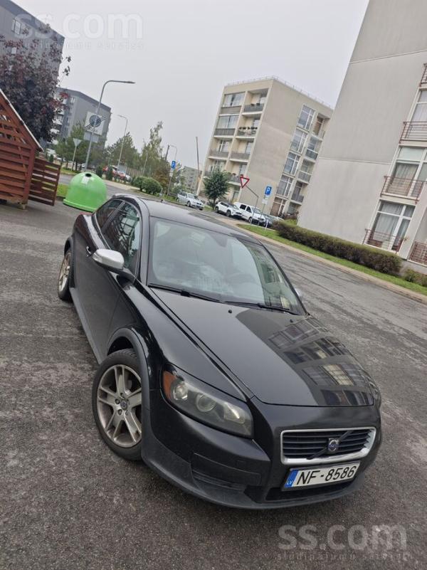 Melns Volvo C30 2009 Rīga, ar dzinēja tilpumu 1.60 L un nobraukumu 366 tūkst. km par 1100 €, foto 6 vietnē AUTOMOTO.COM.LV