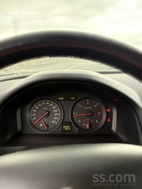 Melns Volvo C30 2009 Rīga, ar dzinēja tilpumu 1.60 L un nobraukumu 367 tūkst. km par 2050 €, foto 10 vietnē AUTOMOTO.COM.LV