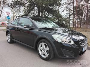 Black Volvo C30 2010 in Riga, with an engine capacity of 1.60 L and mileage of 104 thousand km for 4400 €, photo 3 on AUTOMOTO.COM.LV