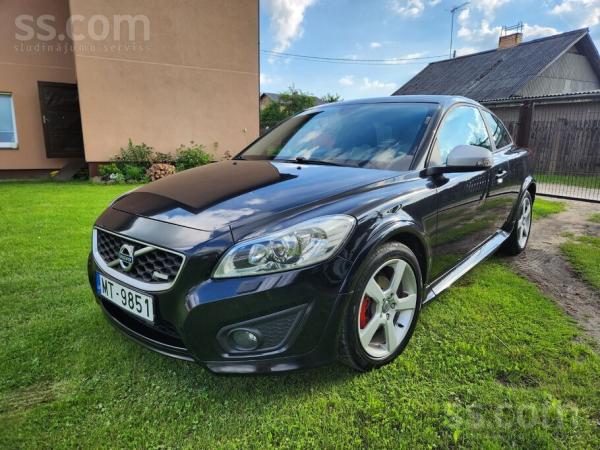 Black Volvo C30 2010 in Jelgava, with an engine capacity of 1.60 L and mileage of 249 thousand km for 4200 €, photo 1 on AUTOMOTO.COM.LV