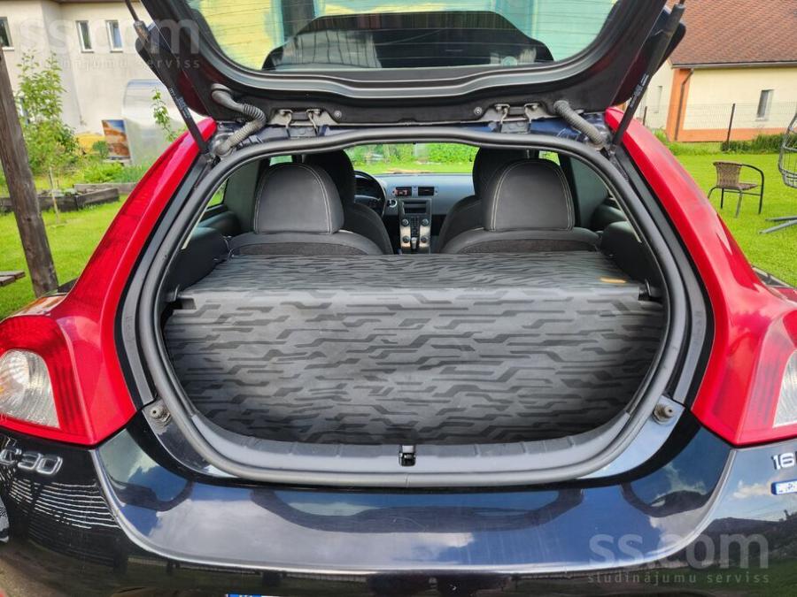 Melns Volvo C30 2010 Jelgava, ar dzinēja tilpumu 1.60 L un nobraukumu 249 tūkst. km par 4200 €, foto 11 vietnē AUTOMOTO.COM.LV