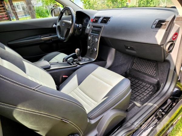 Melns Volvo C30 2010 Jelgava, ar dzinēja tilpumu 1.60 L un nobraukumu 249 tūkst. km par 3800 €, foto 8 vietnē AUTOMOTO.COM.LV