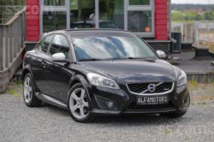 Black Volvo C30 2010 in Riga, with an engine capacity of 2.00 L and mileage of 323 thousand km for 5990 €, photo 3 on AUTOMOTO.COM.LV