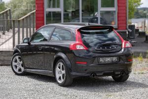 Black Volvo C30 2010 in Riga, with an engine capacity of 2.00 L and mileage of 323 thousand km for 5990 €, photo 4 on AUTOMOTO.COM.LV