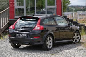 Black Volvo C30 2010 in Riga, with an engine capacity of 2.00 L and mileage of 323 thousand km for 5990 €, photo 5 on AUTOMOTO.COM.LV