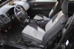 Black Volvo C30 2010 in Riga, with an engine capacity of 2.00 L and mileage of 323 thousand km for 5990 €, photo 8 on AUTOMOTO.COM.LV