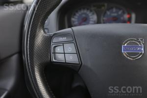 Black Volvo C30 2010 in Riga, with an engine capacity of 2.00 L and mileage of 323 thousand km for 5990 €, photo 13 on AUTOMOTO.COM.LV