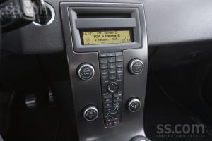 Black Volvo C30 2010 in Riga, with an engine capacity of 2.00 L and mileage of 323 thousand km for 5990 €, photo 14 on AUTOMOTO.COM.LV
