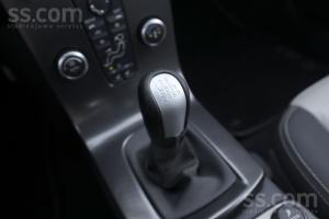 Black Volvo C30 2010 in Riga, with an engine capacity of 2.00 L and mileage of 323 thousand km for 5990 €, photo 16 on AUTOMOTO.COM.LV