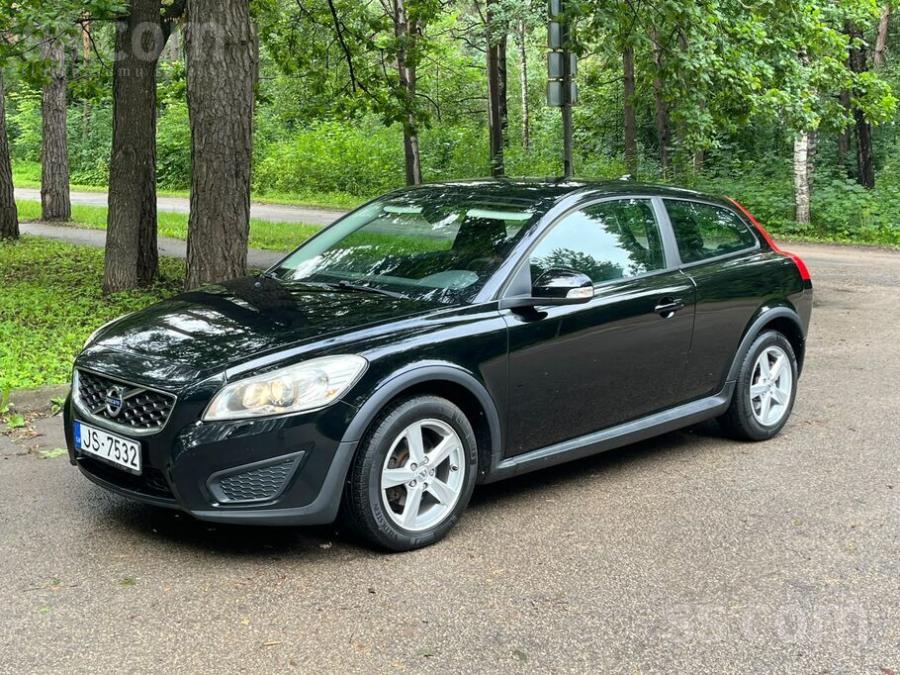 Черный Вольво Ц30 2010 в Рига, объемом двигателя 1.60 л и пробегом 0 тыс. км за 3999 €, фото 1 на AUTOMOTO.COM.LV