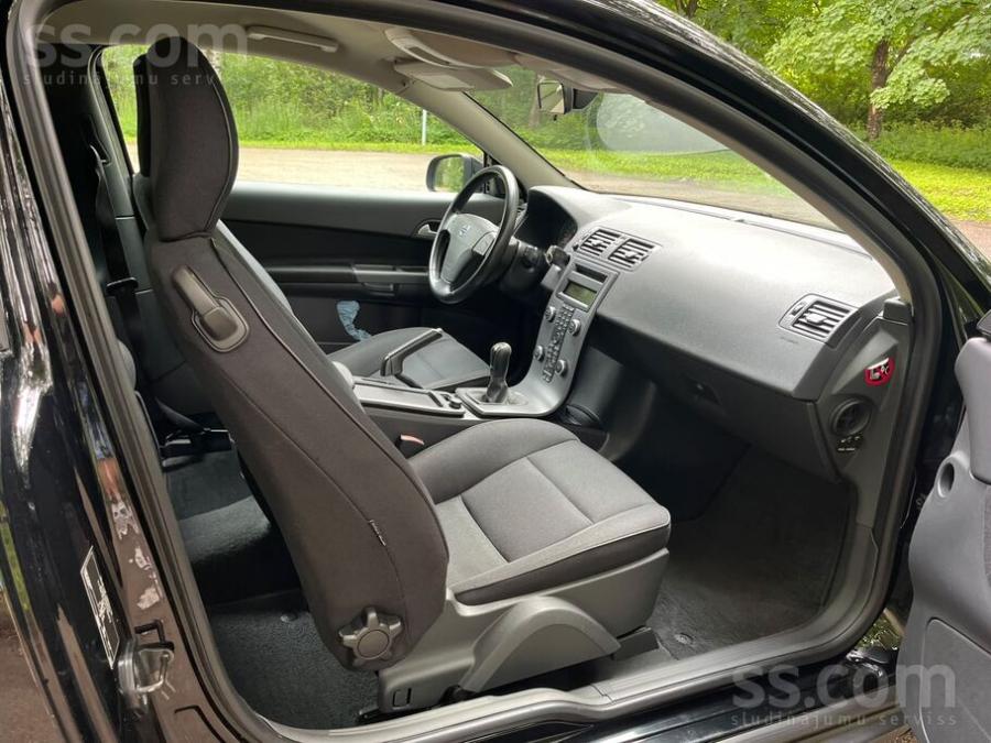 Черный Вольво Ц30 2010 в Рига, объемом двигателя 1.60 л и пробегом 0 тыс. км за 3999 €, фото 17 на AUTOMOTO.COM.LV