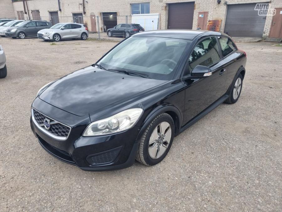 Melns Volvo C30 2010 Pakruojis, ar dzinēja tilpumu 1.60 L un nobraukumu 215 tūkst. km par 2200 €, foto 1 vietnē AUTOMOTO.COM.LV