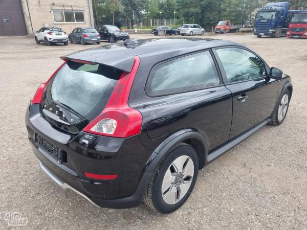 Black Volvo C30 2010 in Pakruojis, with an engine capacity of 1.60 L and mileage of 215 thousand km for 2200 €, photo 5 on AUTOMOTO.COM.LV