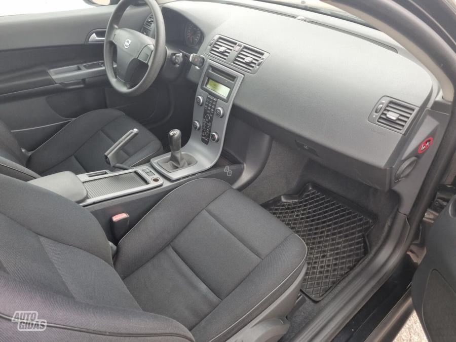 Melns Volvo C30 2010 Pakruojis, ar dzinēja tilpumu 1.60 L un nobraukumu 215 tūkst. km par 2200 €, foto 12 vietnē AUTOMOTO.COM.LV