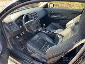 Black Volvo C30 2010 in Riga, with an engine capacity of 2.00 L and mileage of 375 thousand km for 5000 €, photo 5 on AUTOMOTO.COM.LV