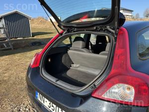 Black Volvo C30 2010 in Riga, with an engine capacity of 2.00 L and mileage of 375 thousand km for 5000 €, photo 7 on AUTOMOTO.COM.LV