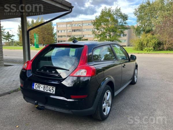 Melns Volvo C30 2010 Bauska, ar dzinēja tilpumu 2.00 L un nobraukumu 290 tūkst. km par 4450 €, foto 6 vietnē AUTOMOTO.COM.LV