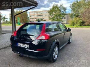 Черный Вольво Ц30 2010 в Бауска, объемом двигателя 2.00 л и пробегом 290 тыс. км за 4450 €, фото 6 на AUTOMOTO.COM.LV