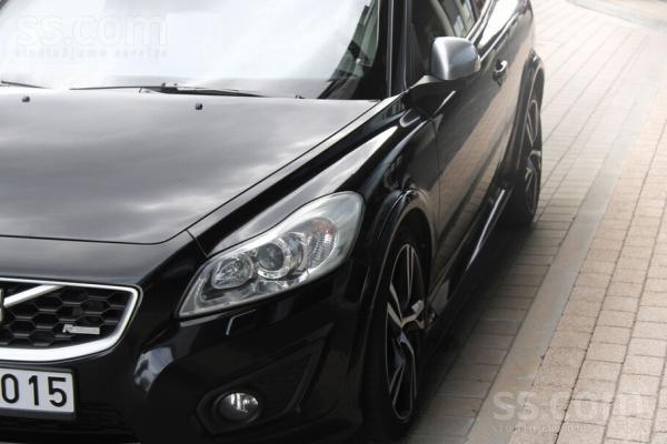 Black Volvo C30 2010 in Riga, with an engine capacity of 1.60 L and mileage of 285 thousand km for 6490 €, photo 8 on AUTOMOTO.COM.LV
