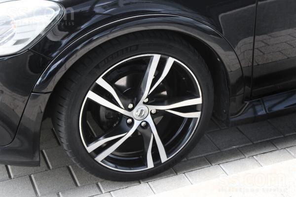 Black Volvo C30 2010 in Riga, with an engine capacity of 1.60 L and mileage of 285 thousand km for 6490 €, photo 11 on AUTOMOTO.COM.LV