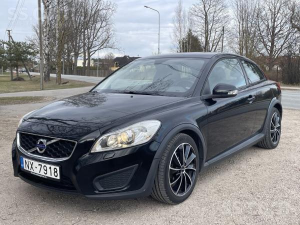 Black Volvo C30 2011 in Riga, with an engine capacity of 1.60 L and mileage of 223 thousand km for 3890 €, photo 1 on AUTOMOTO.COM.LV