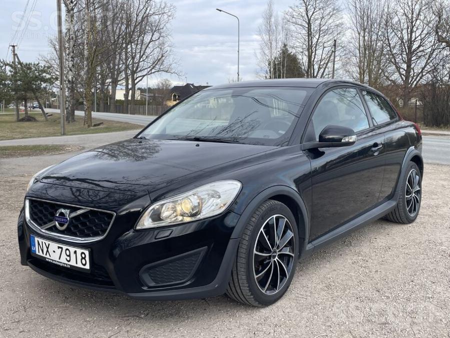 Melns Volvo C30 2011 Rīga, ar dzinēja tilpumu 1.60 L un nobraukumu 223 tūkst. km par 3890 €, foto 1 vietnē AUTOMOTO.COM.LV