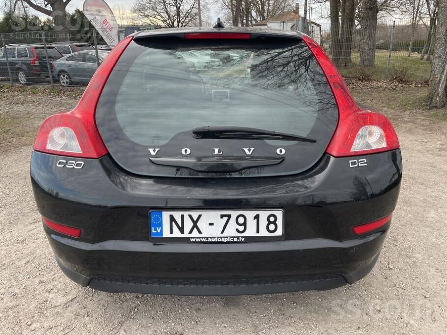 Melns Volvo C30 2011 Rīga, ar dzinēja tilpumu 1.60 L un nobraukumu 223 tūkst. km par 3890 €, foto 5 vietnē AUTOMOTO.COM.LV
