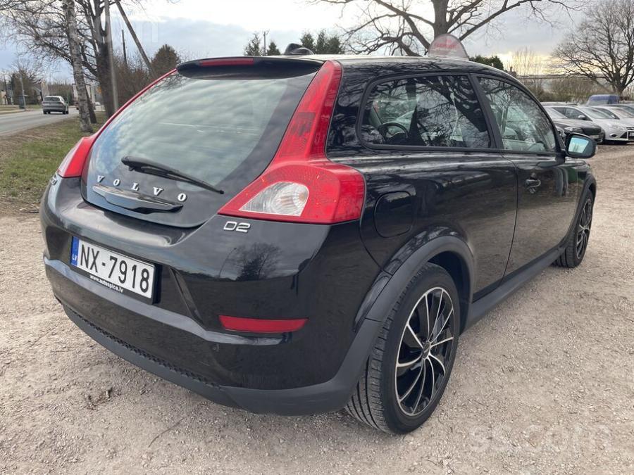 Melns Volvo C30 2011 Rīga, ar dzinēja tilpumu 1.60 L un nobraukumu 223 tūkst. km par 3890 €, foto 6 vietnē AUTOMOTO.COM.LV