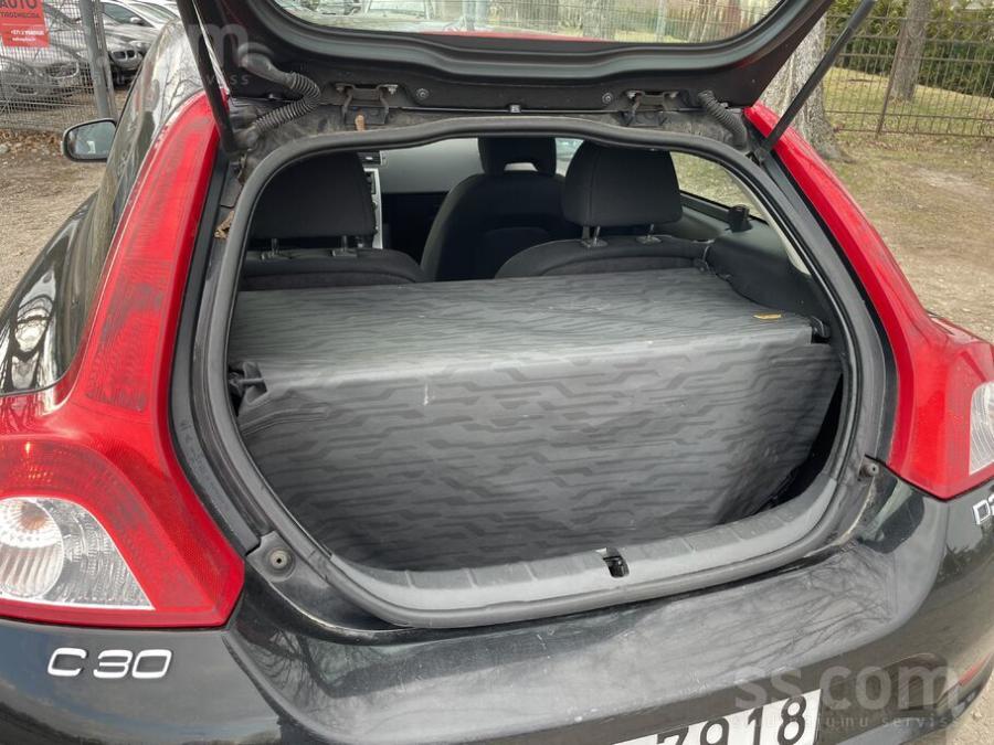 Melns Volvo C30 2011 Rīga, ar dzinēja tilpumu 1.60 L un nobraukumu 223 tūkst. km par 3890 €, foto 14 vietnē AUTOMOTO.COM.LV