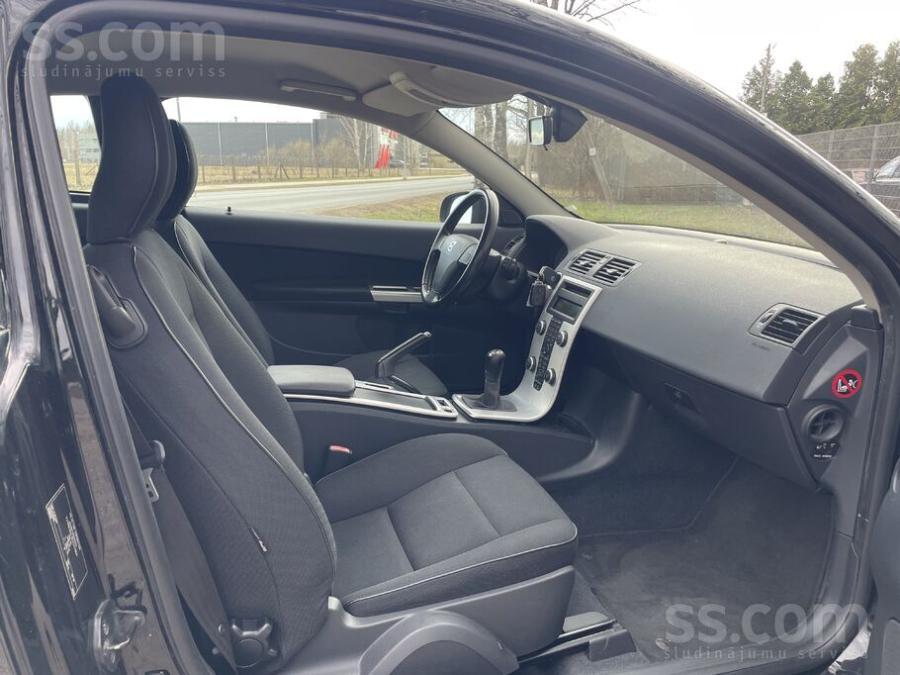 Melns Volvo C30 2011 Rīga, ar dzinēja tilpumu 1.60 L un nobraukumu 223 tūkst. km par 3890 €, foto 17 vietnē AUTOMOTO.COM.LV