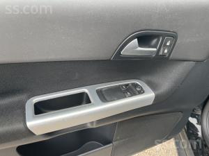 Melns Volvo C30 2011 Rīga, ar dzinēja tilpumu 1.60 L un nobraukumu 223 tūkst. km par 3890 €, foto 25 vietnē AUTOMOTO.COM.LV