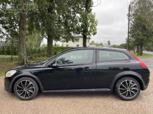 Black Volvo C30 2011 in Riga, with an engine capacity of 1.60 L and mileage of 223 thousand km for 3490 €, photo 3 on AUTOMOTO.COM.LV