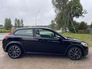 Black Volvo C30 2011 in Riga, with an engine capacity of 1.60 L and mileage of 223 thousand km for 3490 €, photo 7 on AUTOMOTO.COM.LV