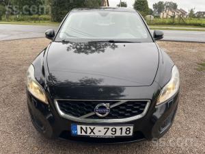 Black Volvo C30 2011 in Riga, with an engine capacity of 1.60 L and mileage of 223 thousand km for 3490 €, photo 9 on AUTOMOTO.COM.LV