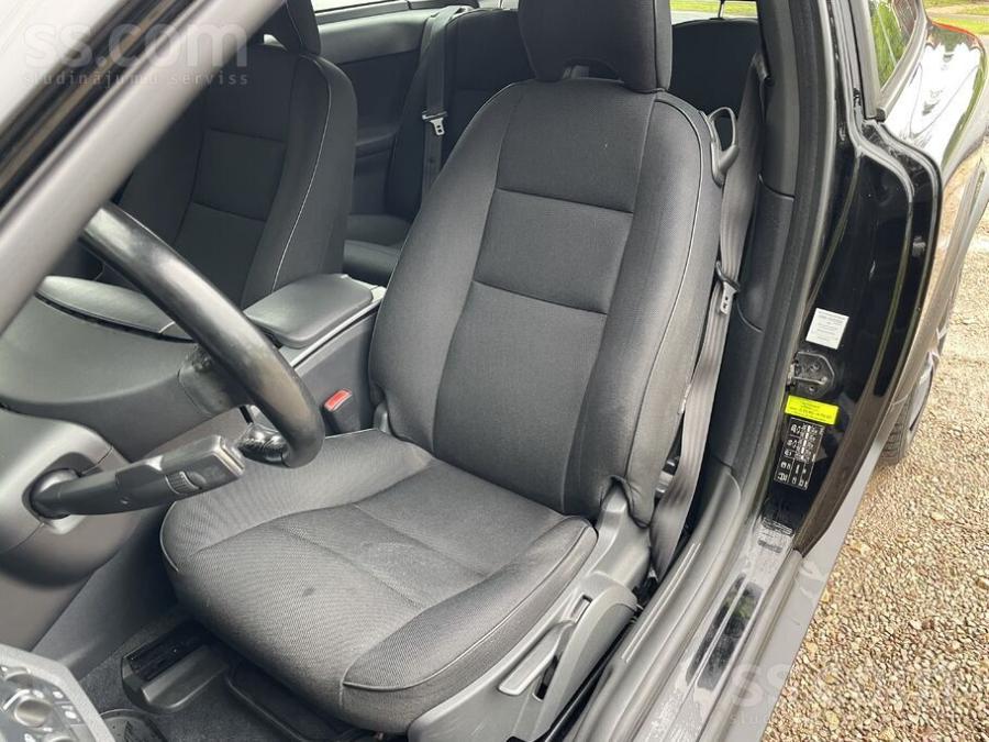 Black Volvo C30 2011 in Riga, with an engine capacity of 1.60 L and mileage of 223 thousand km for 3490 €, photo 12 on AUTOMOTO.COM.LV