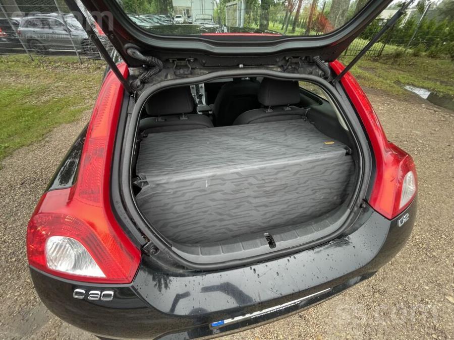 Black Volvo C30 2011 in Riga, with an engine capacity of 1.60 L and mileage of 223 thousand km for 3490 €, photo 14 on AUTOMOTO.COM.LV