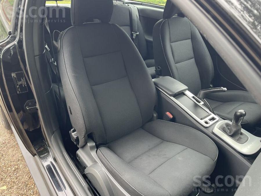Black Volvo C30 2011 in Riga, with an engine capacity of 1.60 L and mileage of 223 thousand km for 3490 €, photo 17 on AUTOMOTO.COM.LV