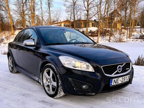 Black Volvo C30 2012 in Valmiera, with an engine capacity of 1.60 L and mileage of 271 thousand km for 4400 €, photo 1 on AUTOMOTO.COM.LV