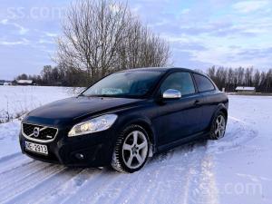 Black Volvo C30 2012 in Valmiera, with an engine capacity of 1.60 L and mileage of 271 thousand km for 4400 €, photo 2 on AUTOMOTO.COM.LV