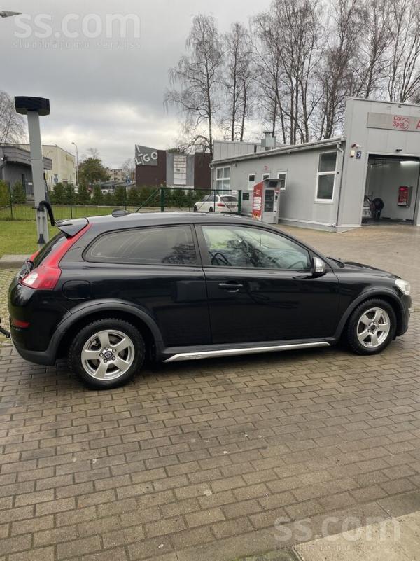 Melns Volvo C30 2012 Jūrmala, ar dzinēja tilpumu 1.60 L un nobraukumu 270 tūkst. km par 4270 €, foto 3 vietnē AUTOMOTO.COM.LV