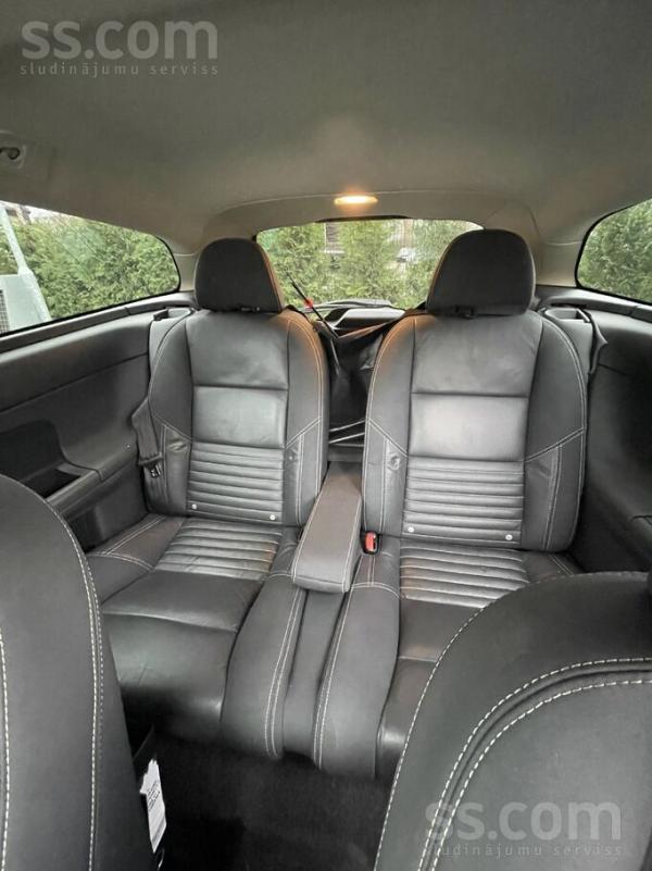 Black Volvo C30 2012 in Jurmala, with an engine capacity of 1.60 L and mileage of 270 thousand km for 4270 €, photo 7 on AUTOMOTO.COM.LV